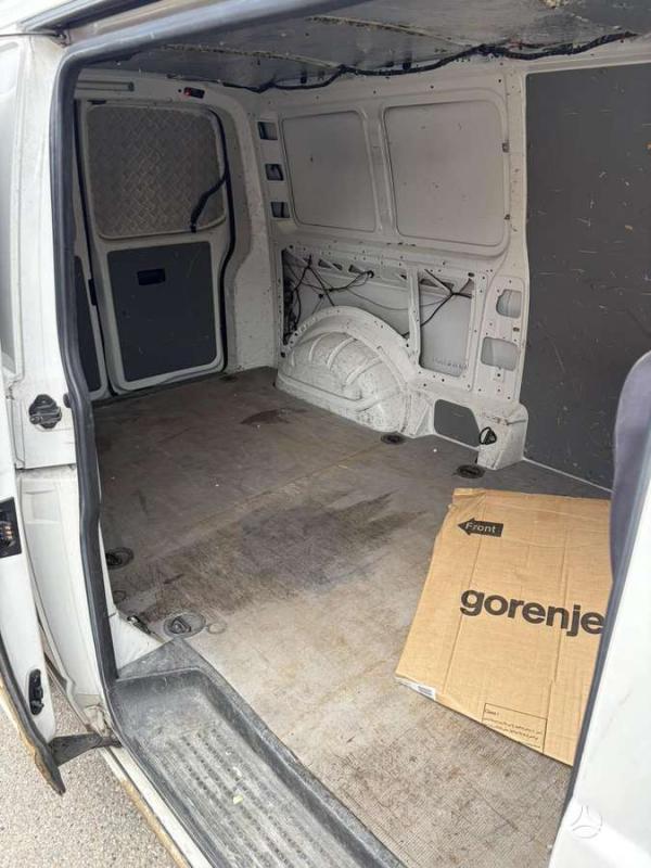 Balts Volkswagen Transporter 2011 Kauņa, ar dzinēja tilpumu 2.00 L un nobraukumu 335 tūkst. km par 3600 €, foto 9 vietnē AUTOMOTO.COM.LV