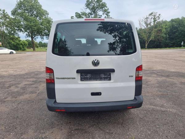 White Volkswagen Transporter 2011 in Kaunas, with an engine capacity of 1.97 L and mileage of 275 thousand km for 8950 €, photo 7 on AUTOMOTO.COM.LV