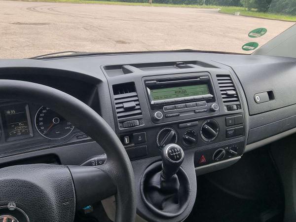 White Volkswagen Transporter 2011 in Kaunas, with an engine capacity of 1.97 L and mileage of 275 thousand km for 8950 €, photo 9 on AUTOMOTO.COM.LV