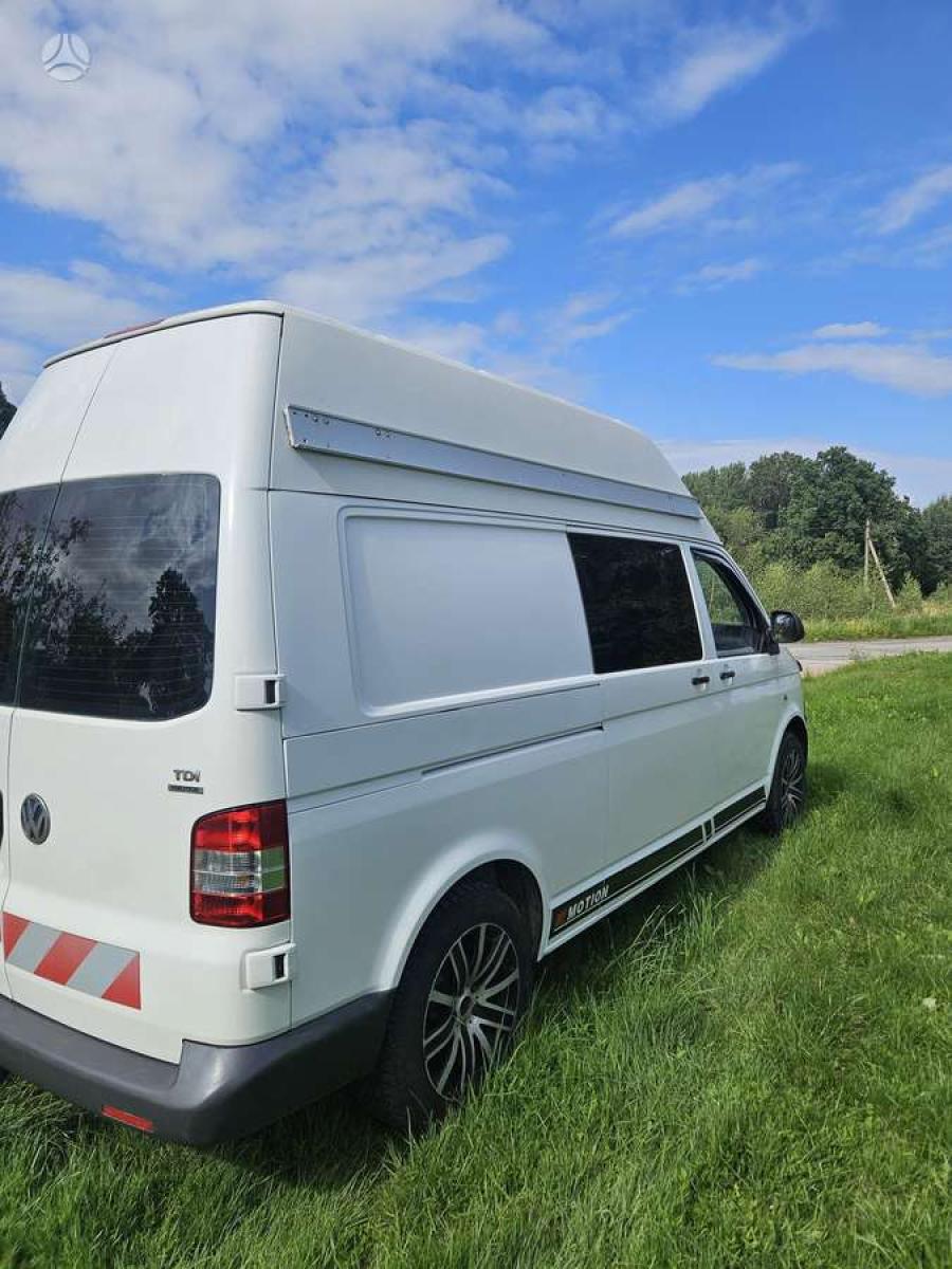 White Volkswagen Transporter 2011 in Kaisiadorys, with an engine capacity of 2.00 L and mileage of 320 thousand km for 9200 €, photo 4 on AUTOMOTO.COM.LV