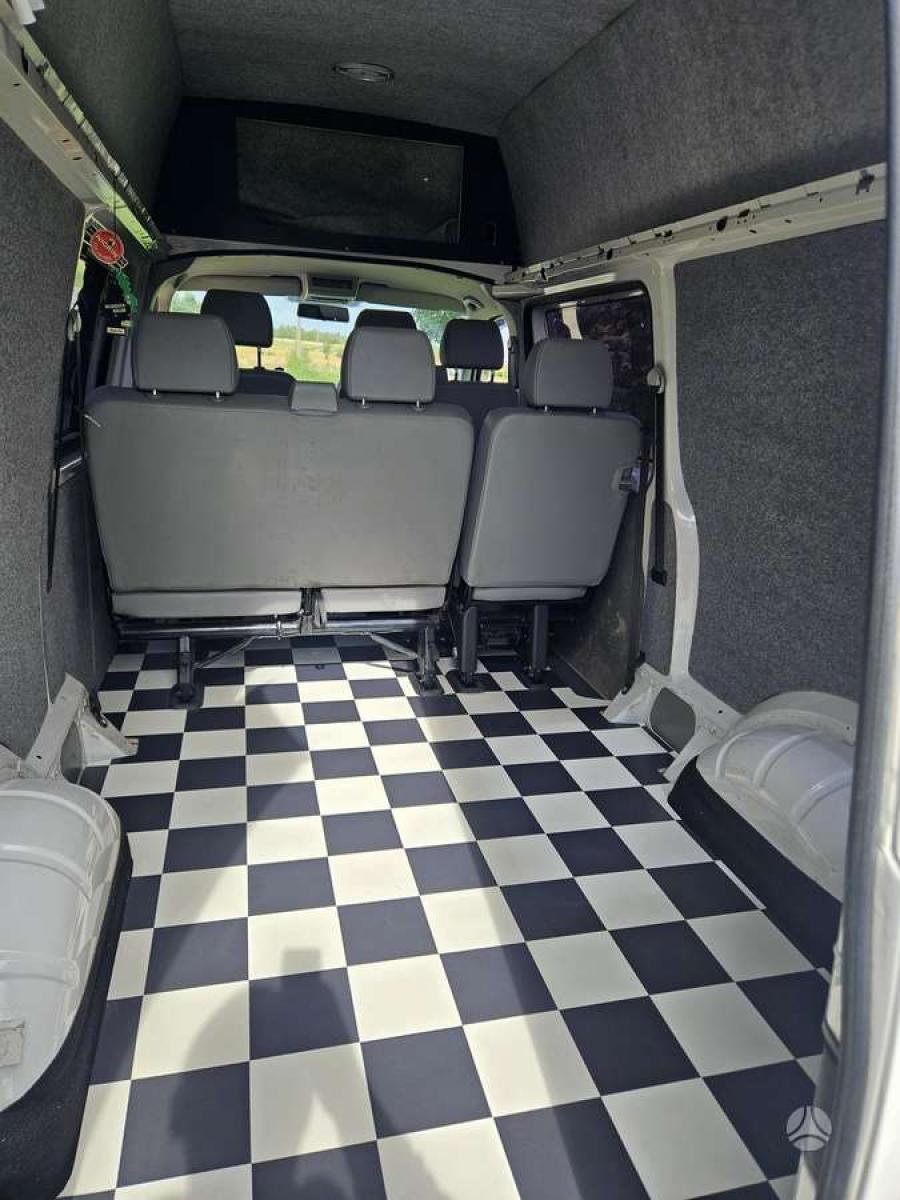 White Volkswagen Transporter 2011 in Kaisiadorys, with an engine capacity of 2.00 L and mileage of 320 thousand km for 9200 €, photo 5 on AUTOMOTO.COM.LV