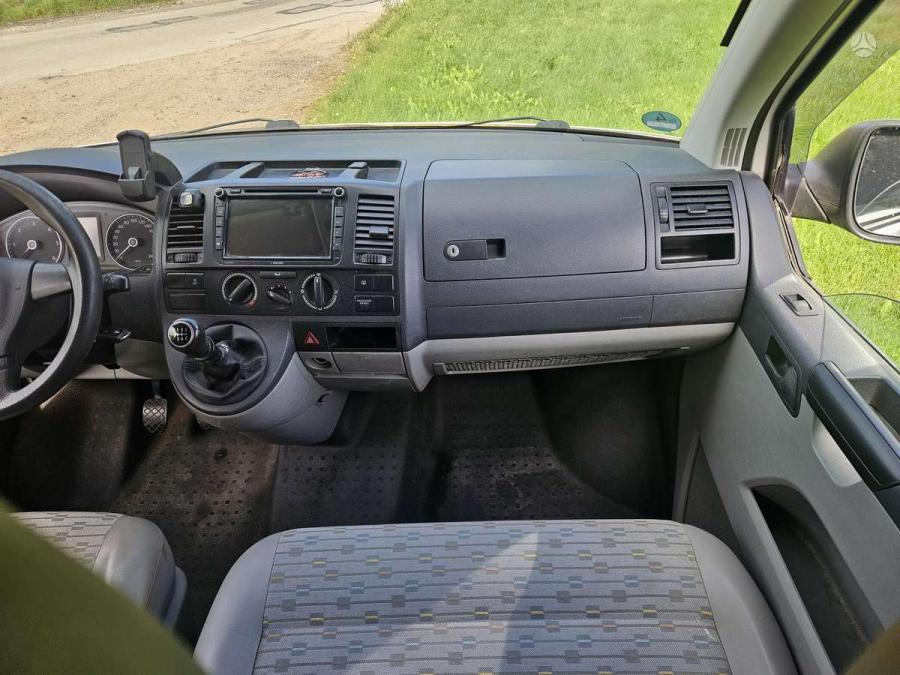White Volkswagen Transporter 2011 in Kaisiadorys, with an engine capacity of 2.00 L and mileage of 320 thousand km for 9200 €, photo 8 on AUTOMOTO.COM.LV