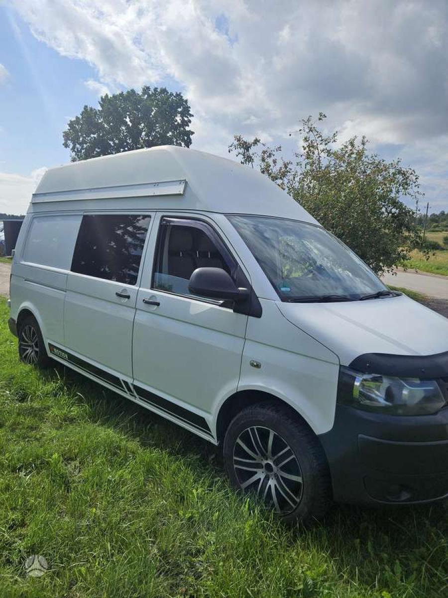 White Volkswagen Transporter 2011 in Kaisiadorys, with an engine capacity of 2.00 L and mileage of 320 thousand km for 9200 €, photo 9 on AUTOMOTO.COM.LV