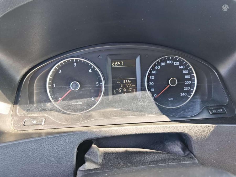 Balts Volkswagen Transporter 2011 Mažeikiai, ar dzinēja tilpumu 2.00 L un nobraukumu 318 tūkst. km par 6000 €, foto 13 vietnē AUTOMOTO.COM.LV