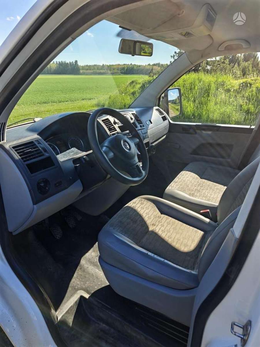 Balts Volkswagen Transporter 2011 Mažeikiai, ar dzinēja tilpumu 2.00 L un nobraukumu 318 tūkst. km par 6000 €, foto 14 vietnē AUTOMOTO.COM.LV