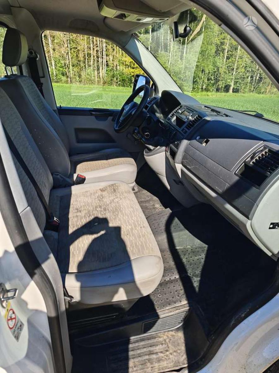 Balts Volkswagen Transporter 2011 Mažeikiai, ar dzinēja tilpumu 2.00 L un nobraukumu 318 tūkst. km par 6000 €, foto 17 vietnē AUTOMOTO.COM.LV