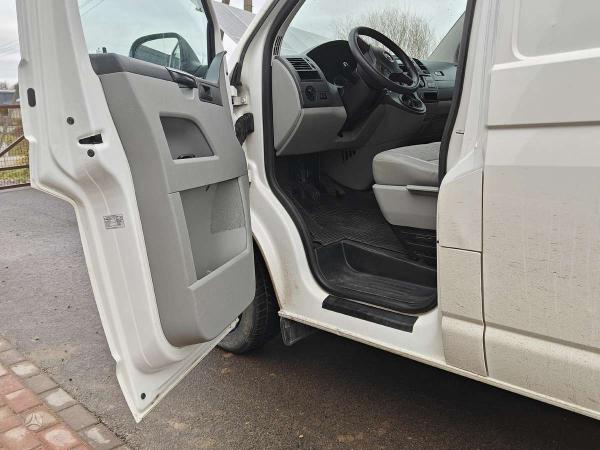 Balts Volkswagen Transporter 2012 Viļņa, ar dzinēja tilpumu 2.00 L un nobraukumu 233 tūkst. km par 5800 €, foto 7 vietnē AUTOMOTO.COM.LV