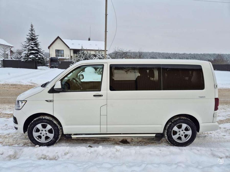 White Volkswagen Transporter 2012 in Vilnius, with an engine capacity of 1.98 L and mileage of 340 thousand km for 10900 €, photo 4 on AUTOMOTO.COM.LV