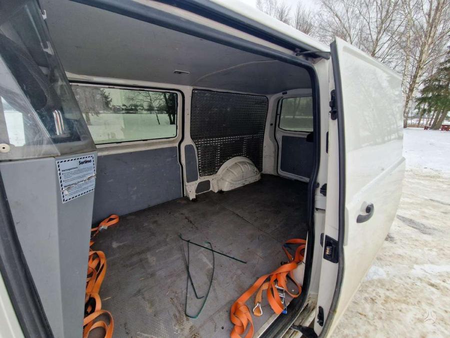 Balts Volkswagen Transporter 2012 Kuršėnai, ar dzinēja tilpumu 2.00 L un nobraukumu 268 tūkst. km par 5900 €, foto 9 vietnē AUTOMOTO.COM.LV