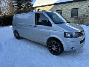 Balts Volkswagen Transporter 2012 Kauņa, ar dzinēja tilpumu 1.97 L un nobraukumu 200 tūkst. km par 6500 €, foto 3 vietnē AUTOMOTO.COM.LV
