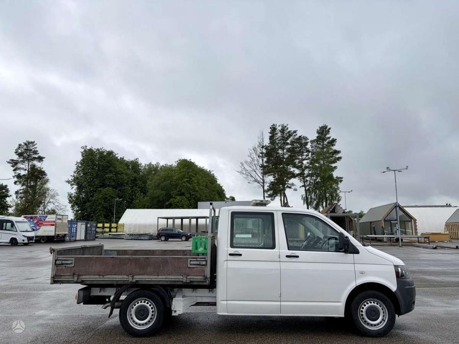 White Volkswagen Transporter 2012 in Vilnius, with an engine capacity of 1.97 L and mileage of 83 thousand km for 13900 €, photo 7 on AUTOMOTO.COM.LV