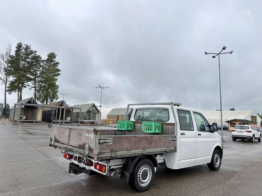 White Volkswagen Transporter 2012 in Vilnius, with an engine capacity of 1.97 L and mileage of 83 thousand km for 13900 €, photo 8 on AUTOMOTO.COM.LV