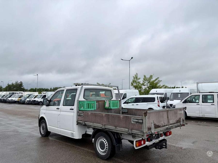 White Volkswagen Transporter 2012 in Vilnius, with an engine capacity of 1.97 L and mileage of 83 thousand km for 13900 €, photo 10 on AUTOMOTO.COM.LV