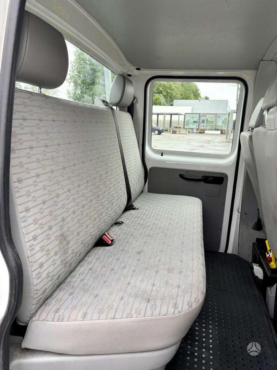 White Volkswagen Transporter 2012 in Vilnius, with an engine capacity of 1.97 L and mileage of 83 thousand km for 13900 €, photo 23 on AUTOMOTO.COM.LV