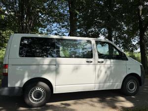 White Volkswagen Transporter 2012 in Kaunas, with an engine capacity of 2.00 L and mileage of 300 thousand km for 8400 €, photo 10 on AUTOMOTO.COM.LV