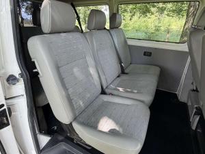 White Volkswagen Transporter 2012 in Kaunas, with an engine capacity of 2.00 L and mileage of 300 thousand km for 8400 €, photo 14 on AUTOMOTO.COM.LV