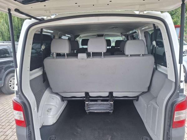 White Volkswagen Transporter 2012 in Marijampole, with an engine capacity of 1.97 L and mileage of 345 thousand km for 8000 €, photo 10 on AUTOMOTO.COM.LV