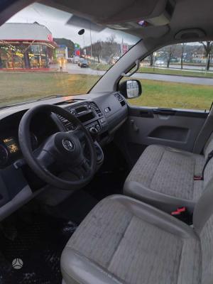 White Volkswagen Transporter 2013 in Vilnius, with an engine capacity of 2.00 L and mileage of 388 thousand km for 4550 €, photo 3 on AUTOMOTO.COM.LV