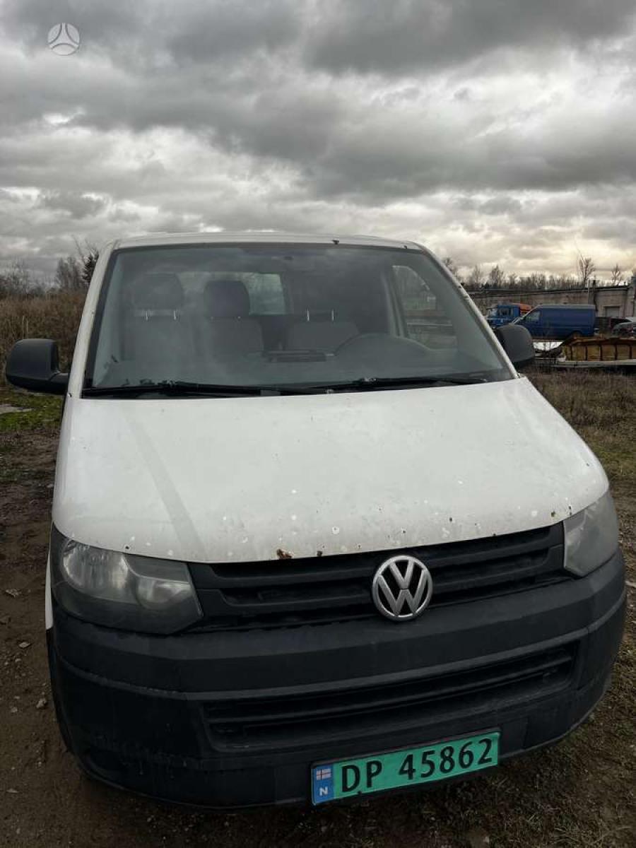 White Volkswagen Transporter 2013 in Panevezys, with an engine capacity of 2.00 L and mileage of 246 thousand km for 4500 €, photo 1 on AUTOMOTO.COM.LV