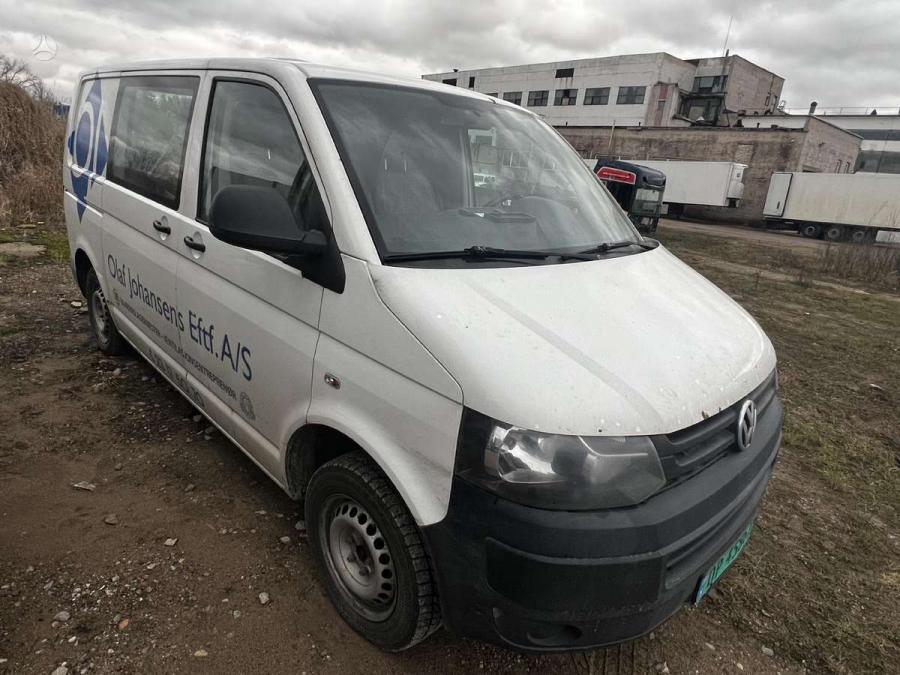 White Volkswagen Transporter 2013 in Panevezys, with an engine capacity of 2.00 L and mileage of 246 thousand km for 4500 €, photo 2 on AUTOMOTO.COM.LV