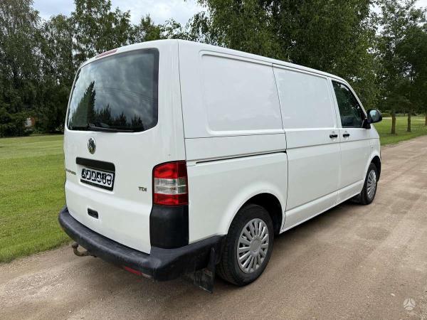 Balts Volkswagen Transporter 2013 Kupiškis, ar dzinēja tilpumu 2.00 L un nobraukumu 280 tūkst. km par 5950 €, foto 3 vietnē AUTOMOTO.COM.LV