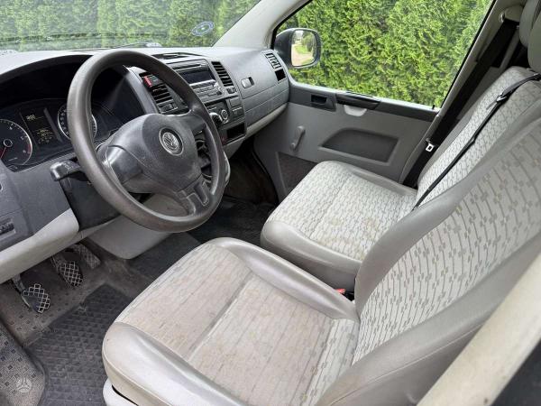 Balts Volkswagen Transporter 2013 Kupiškis, ar dzinēja tilpumu 2.00 L un nobraukumu 280 tūkst. km par 5950 €, foto 5 vietnē AUTOMOTO.COM.LV