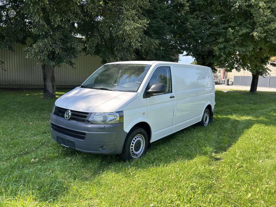 Balts Volkswagen Transporter 2013 Kretinga, ar dzinēja tilpumu 1.97 L un nobraukumu 228 tūkst. km par 3950 €, foto 1 vietnē AUTOMOTO.COM.LV