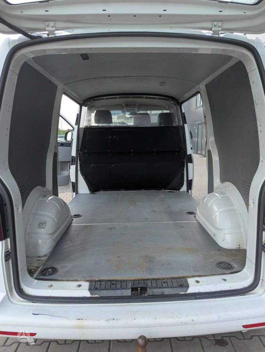 Balts Volkswagen Transporter 2013 Kauņa, ar dzinēja tilpumu 1.97 L un nobraukumu 252 tūkst. km par 6800 €, foto 18 vietnē AUTOMOTO.COM.LV