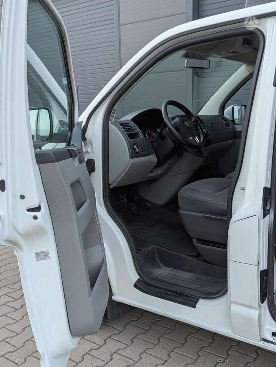 Balts Volkswagen Transporter 2013 Kauņa, ar dzinēja tilpumu 1.97 L un nobraukumu 252 tūkst. km par 6800 €, foto 19 vietnē AUTOMOTO.COM.LV