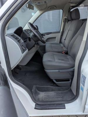 Balts Volkswagen Transporter 2013 Kauņa, ar dzinēja tilpumu 1.97 L un nobraukumu 252 tūkst. km par 6800 €, foto 20 vietnē AUTOMOTO.COM.LV