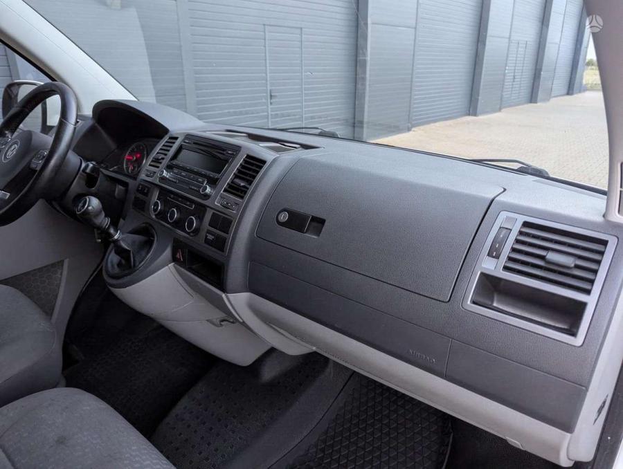 Balts Volkswagen Transporter 2013 Kauņa, ar dzinēja tilpumu 1.97 L un nobraukumu 252 tūkst. km par 6800 €, foto 24 vietnē AUTOMOTO.COM.LV