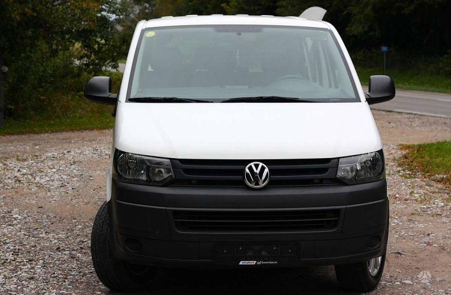 White Volkswagen Transporter 2013 in Kretinga, with an engine capacity of 1.97 L and mileage of 237 thousand km for 11999 €, photo 7 on AUTOMOTO.COM.LV