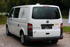 White Volkswagen Transporter 2013 in Kretinga, with an engine capacity of 1.97 L and mileage of 237 thousand km for 11999 €, photo 13 on AUTOMOTO.COM.LV