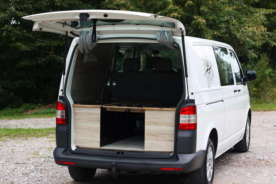 White Volkswagen Transporter 2013 in Kretinga, with an engine capacity of 1.97 L and mileage of 237 thousand km for 11999 €, photo 16 on AUTOMOTO.COM.LV