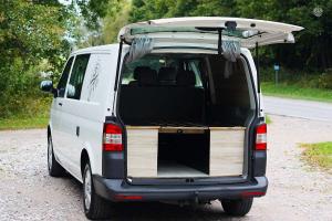 White Volkswagen Transporter 2013 in Kretinga, with an engine capacity of 1.97 L and mileage of 237 thousand km for 11999 €, photo 17 on AUTOMOTO.COM.LV