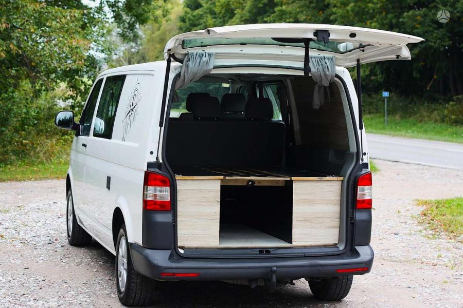 White Volkswagen Transporter 2013 in Kretinga, with an engine capacity of 1.97 L and mileage of 237 thousand km for 11999 €, photo 17 on AUTOMOTO.COM.LV