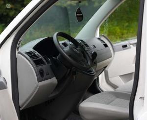 White Volkswagen Transporter 2013 in Kretinga, with an engine capacity of 1.97 L and mileage of 237 thousand km for 11999 €, photo 19 on AUTOMOTO.COM.LV