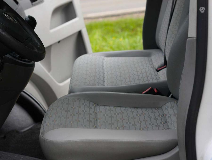 White Volkswagen Transporter 2013 in Kretinga, with an engine capacity of 1.97 L and mileage of 237 thousand km for 11999 €, photo 20 on AUTOMOTO.COM.LV