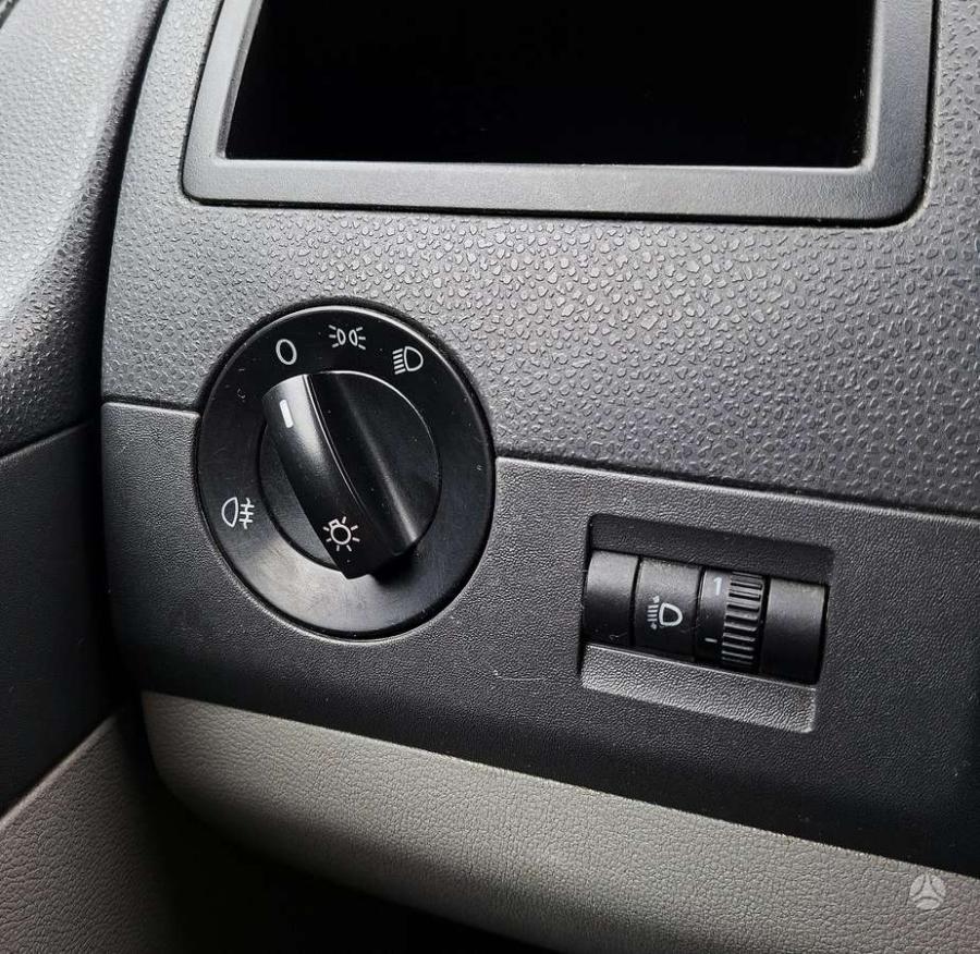 White Volkswagen Transporter 2013 in Kretinga, with an engine capacity of 1.97 L and mileage of 237 thousand km for 11999 €, photo 27 on AUTOMOTO.COM.LV