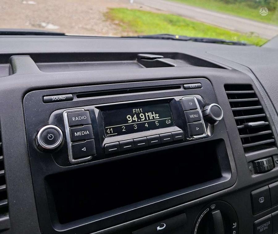 White Volkswagen Transporter 2013 in Kretinga, with an engine capacity of 1.97 L and mileage of 237 thousand km for 11999 €, photo 29 on AUTOMOTO.COM.LV