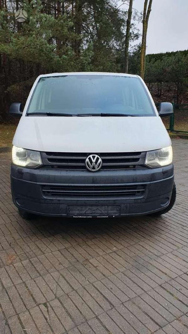 White Volkswagen Transporter 2014 in Vilnius, with an engine capacity of 2.00 L and mileage of 334 thousand km for 10000 €, photo 2 on AUTOMOTO.COM.LV