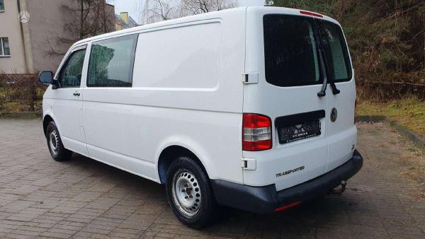 White Volkswagen Transporter 2014 in Vilnius, with an engine capacity of 2.00 L and mileage of 334 thousand km for 10000 €, photo 3 on AUTOMOTO.COM.LV