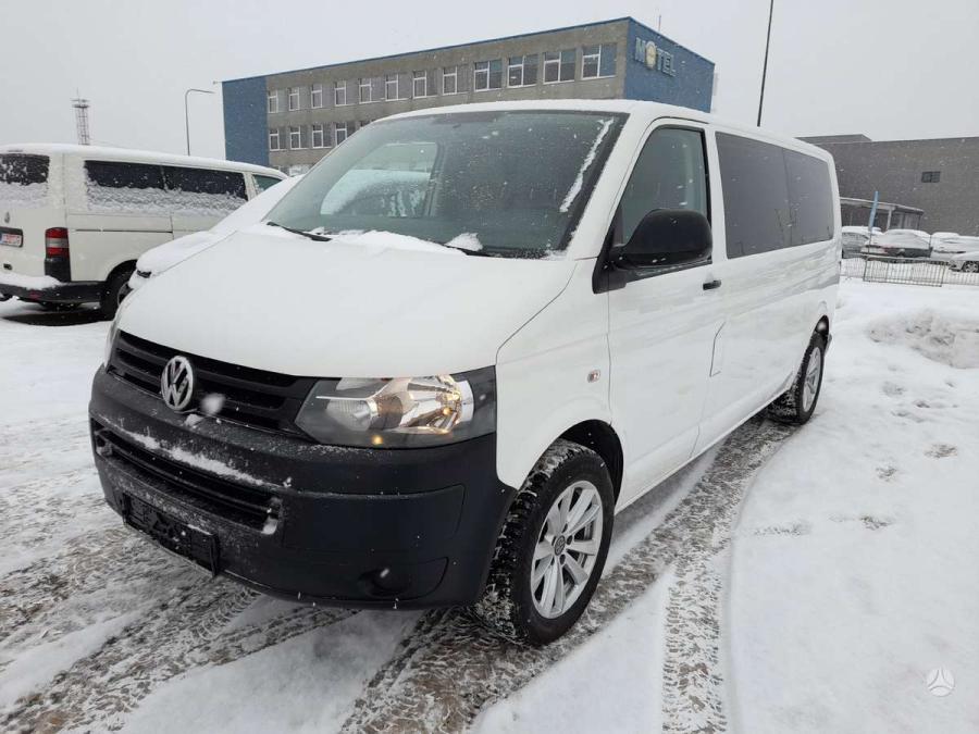 White Volkswagen Transporter 2014 in Kaunas, with an engine capacity of 2.00 L and mileage of 218 thousand km for 12200 €, photo 2 on AUTOMOTO.COM.LV