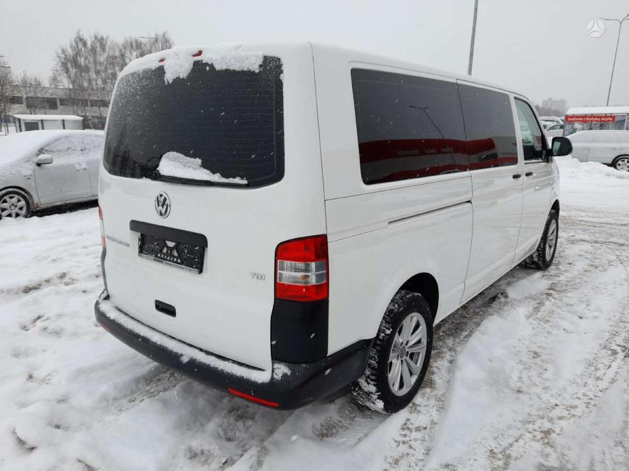 White Volkswagen Transporter 2014 in Kaunas, with an engine capacity of 2.00 L and mileage of 218 thousand km for 12200 €, photo 6 on AUTOMOTO.COM.LV