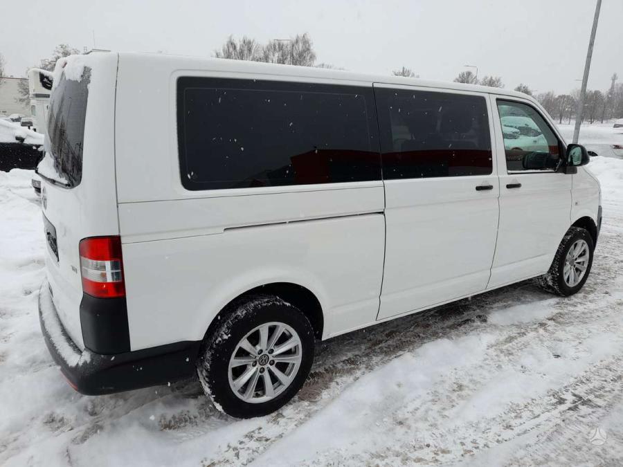 White Volkswagen Transporter 2014 in Kaunas, with an engine capacity of 2.00 L and mileage of 218 thousand km for 12200 €, photo 7 on AUTOMOTO.COM.LV
