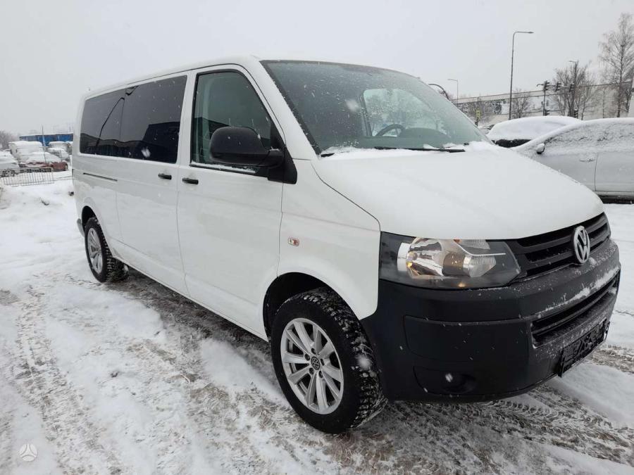 White Volkswagen Transporter 2014 in Kaunas, with an engine capacity of 2.00 L and mileage of 218 thousand km for 12200 €, photo 8 on AUTOMOTO.COM.LV