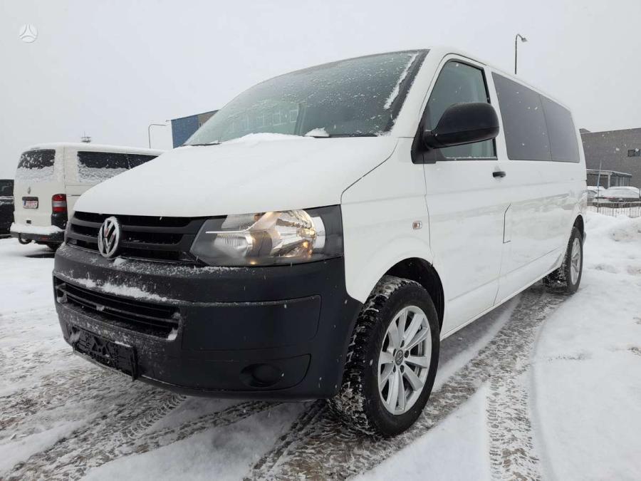 White Volkswagen Transporter 2014 in Kaunas, with an engine capacity of 2.00 L and mileage of 218 thousand km for 12200 €, photo 10 on AUTOMOTO.COM.LV