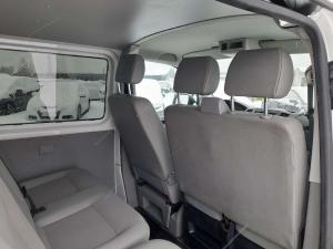 White Volkswagen Transporter 2014 in Kaunas, with an engine capacity of 2.00 L and mileage of 218 thousand km for 12200 €, photo 16 on AUTOMOTO.COM.LV