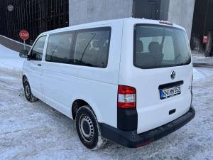 White Volkswagen Transporter 2014 in Vilnius, with an engine capacity of 1.90 L and mileage of 300 thousand km for 9550 €, photo 7 on AUTOMOTO.COM.LV