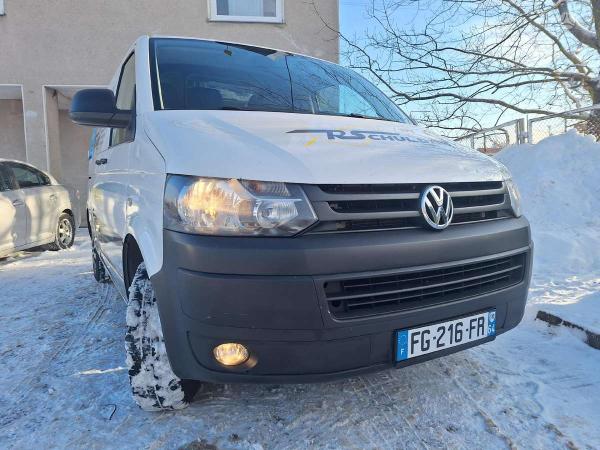 White Volkswagen Transporter 2014 in Vilnius, with an engine capacity of 2.00 L and mileage of 276 thousand km for 5450 €, photo 1 on AUTOMOTO.COM.LV
